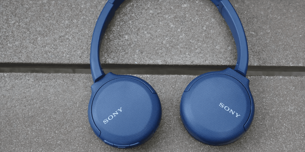 The Best Headphones For Studying (and Earbuds Too)
